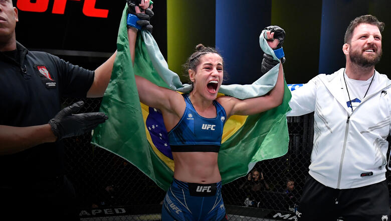 Gloria De Paula Gets Back To Her Roots | UFC