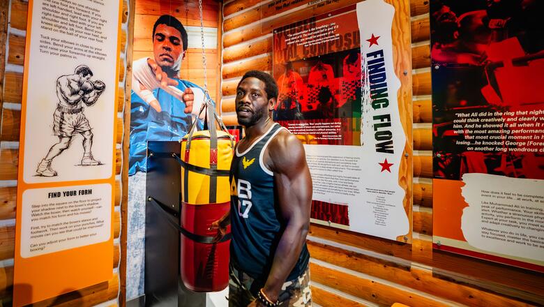 UFC Athletes Visit Muhammad Ali Center In Louisville | UFC