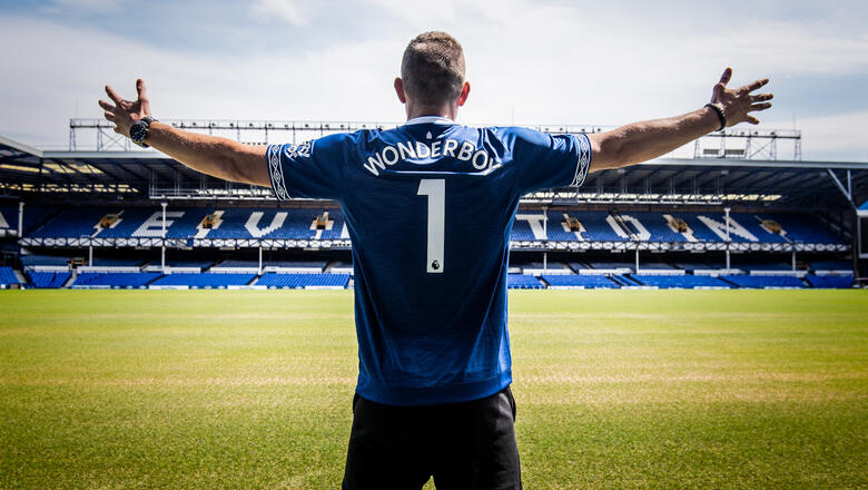 McCann teaches Thompson about Everton Football | UFC