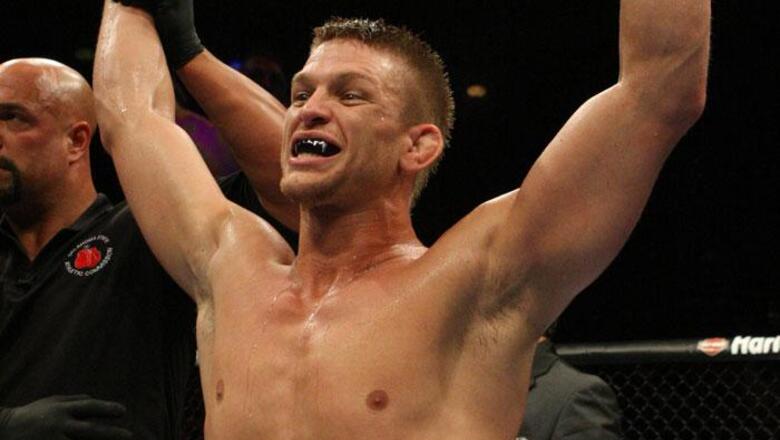 UFC Rio: Mike Pyle cala a torcida carioca | UFC