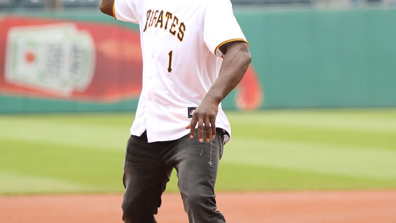 Phil Davis Throws Out First Pitch in Pittsburgh | UFC