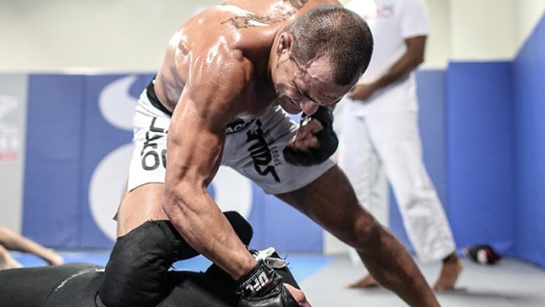 Alvarez Signs with UFC; Faces Cerrone at 178 | UFC