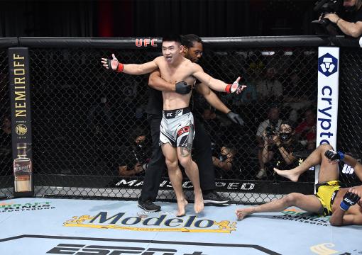 UFC Ottawa: Derek Brunson Octagon Interview | UFC