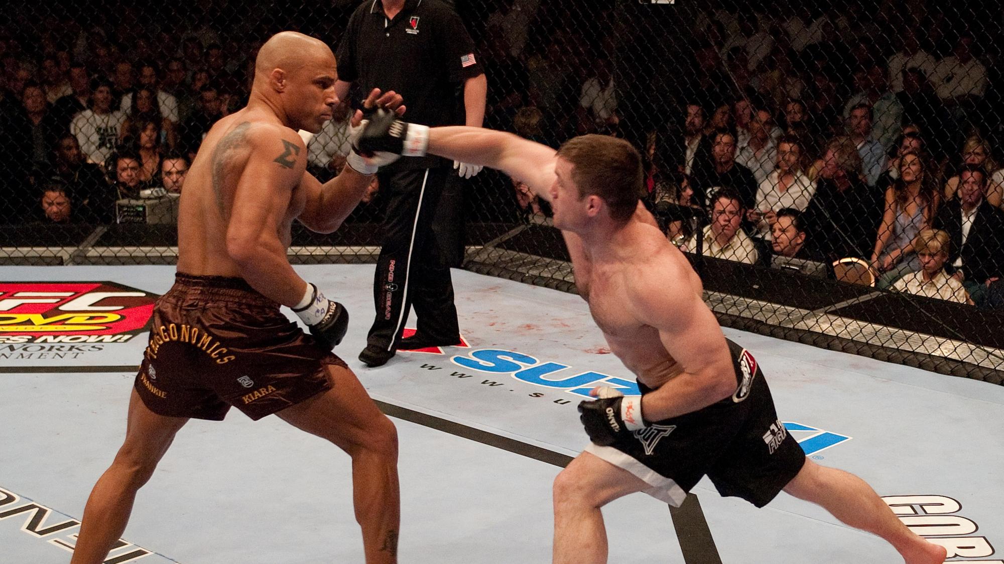 En Este Día: Hughes vs Trigg 2 | Pelea Gratis | UFC