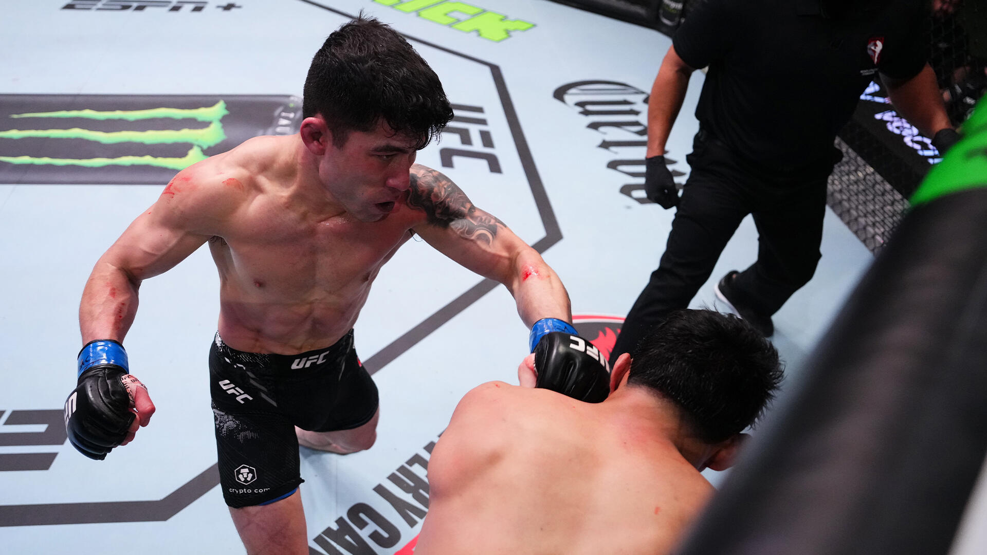 Hyder Amil Scores A TKO In His Debut | UFC Fight Night: Hermansson vs ...