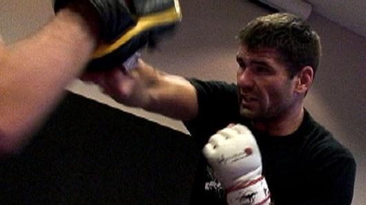 Jason Day gets ready for Michael Bisping at UFC 85: BEDLAM | UFC