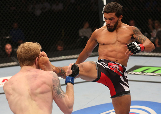 Sumisión de la semana: Dennis Bermudez vs. Tommy Hayden | UFC